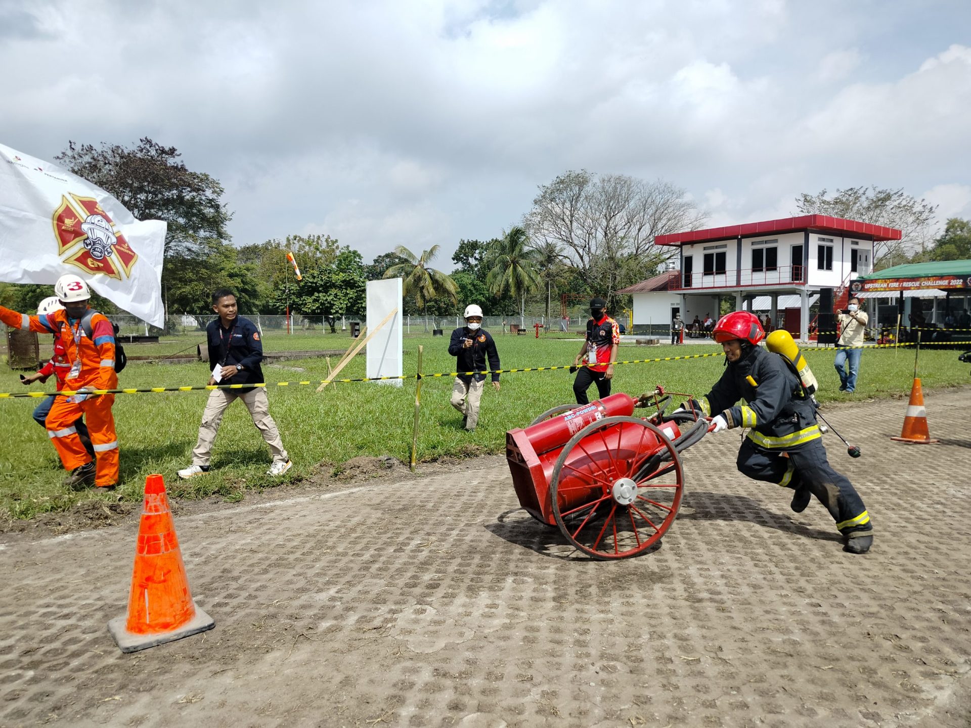 Pertamina Hulu Mahakam Juara Upstream Fire and Rescue Challenge 2022 ...