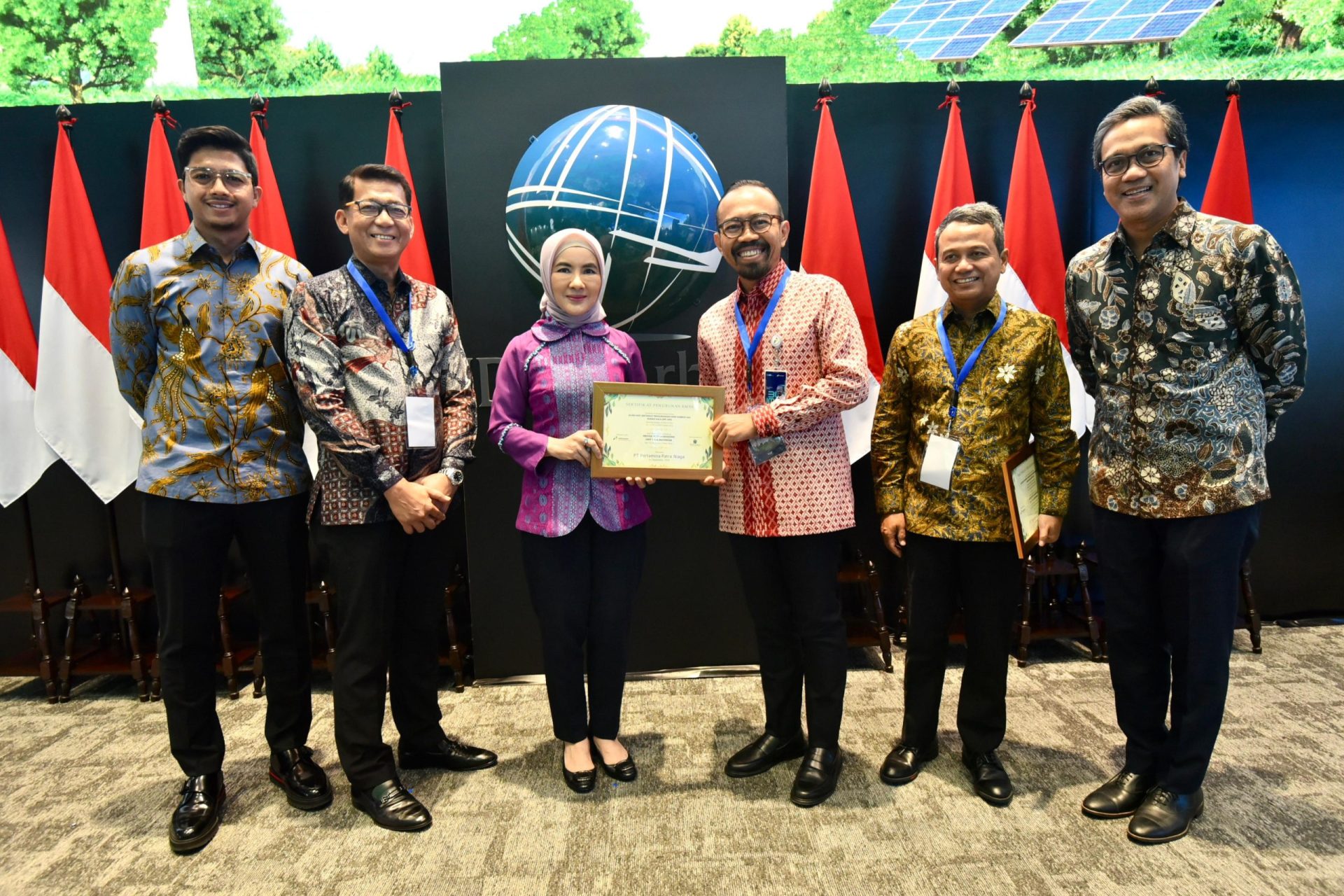 Bursa Karbon Resmi Diluncurkan, Pertamina Patra Niaga Lakukan Pembelian Perdana Sertifikat ...