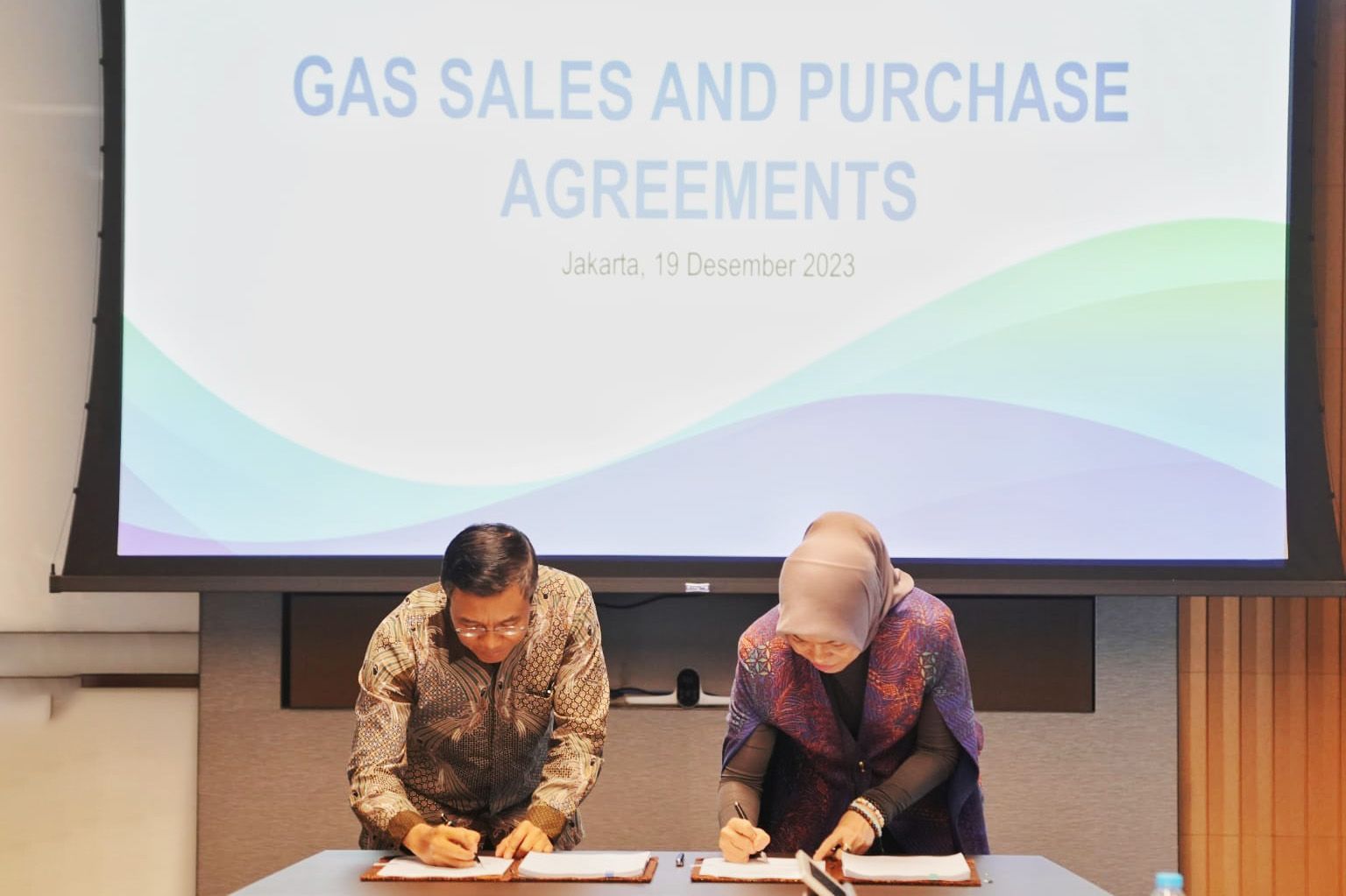 PGN – Medco Signs Sale and Purchase Agreement for 410 BBTUD Gas ...