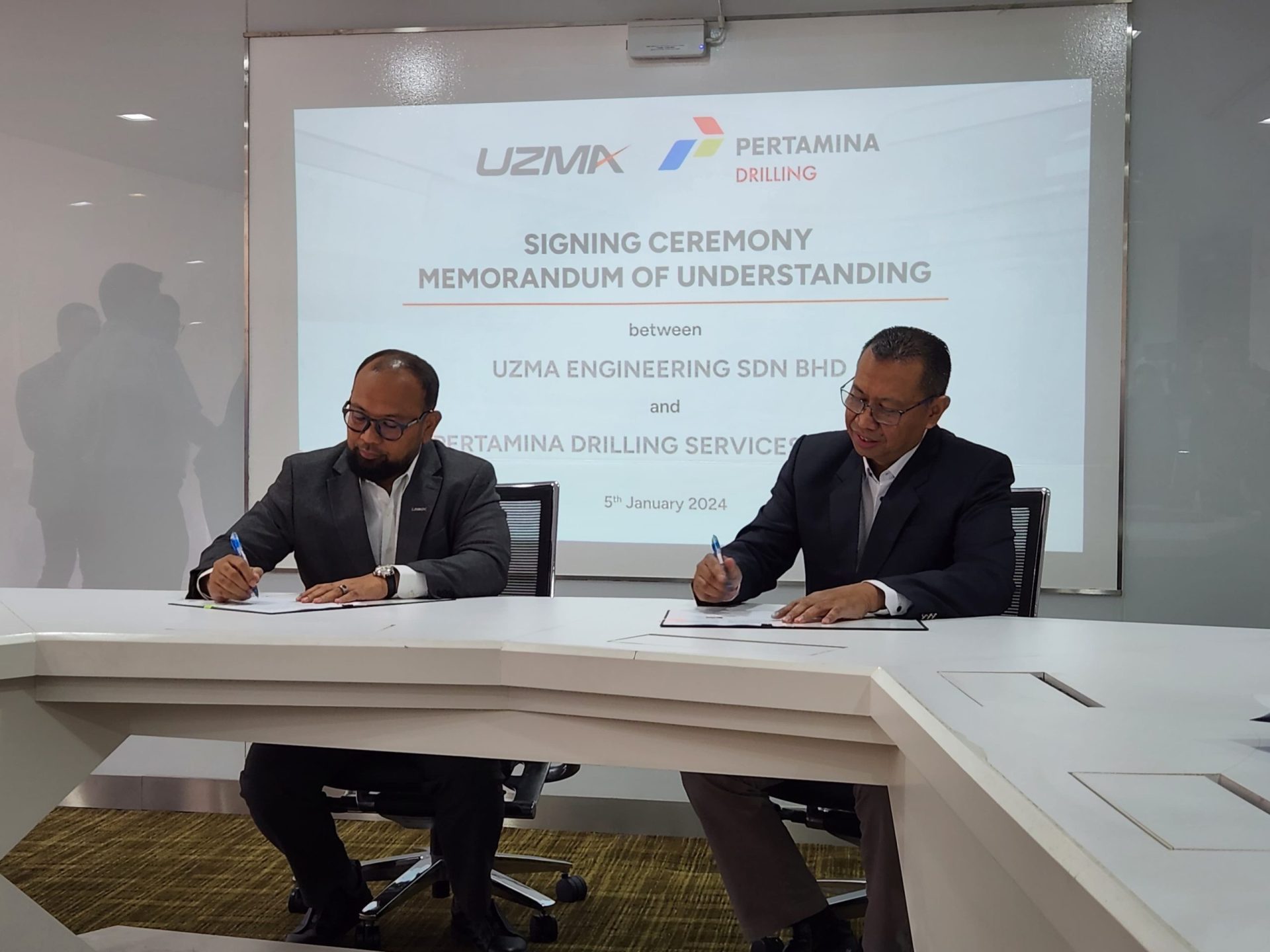 Pertamina Drilling agrees to an MoU with Uzma Group Malaysia - Dunia Energi