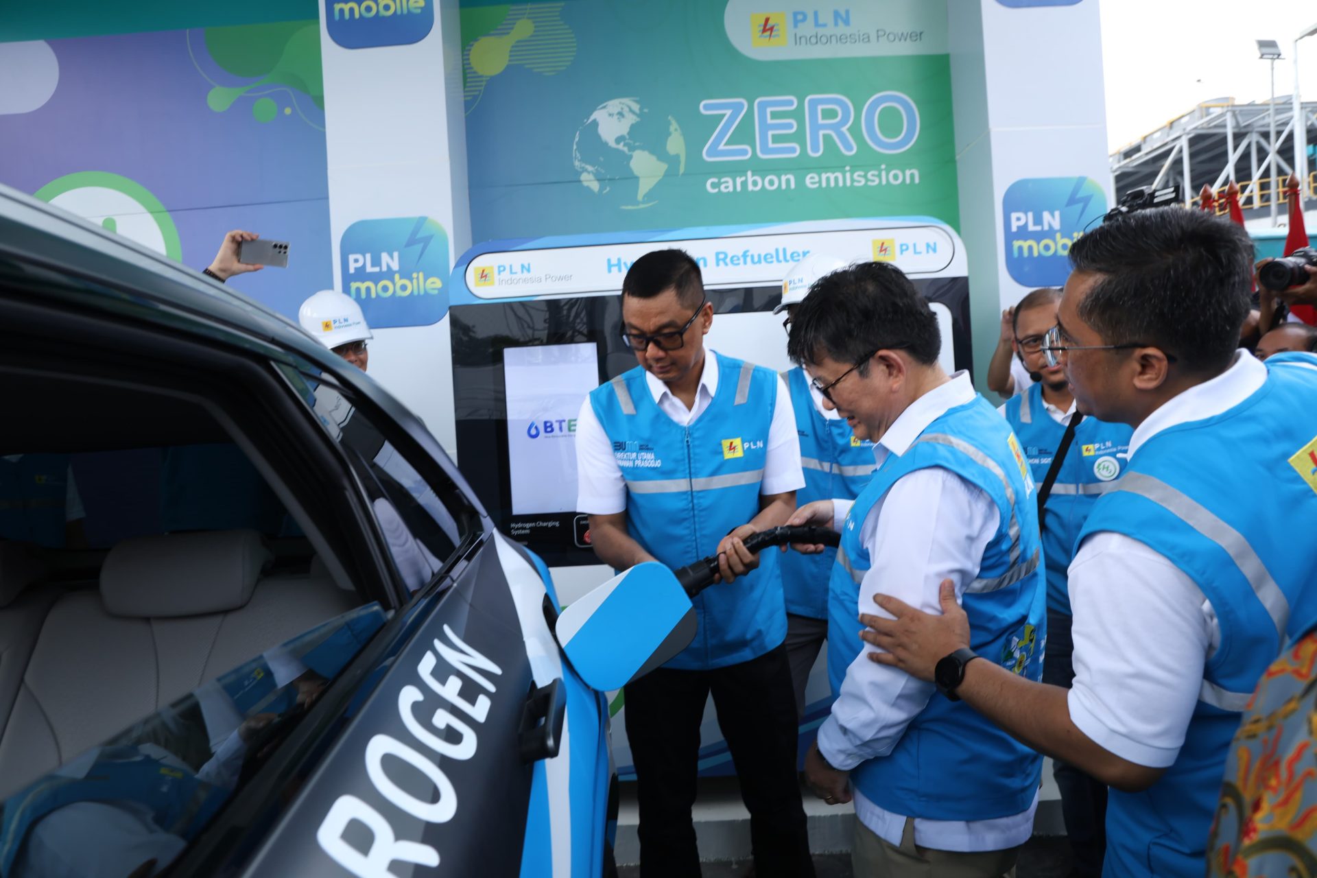 PLN-Pertamina Compete to Develop Hydrogen Fuel for Vehicles - Dunia Energi