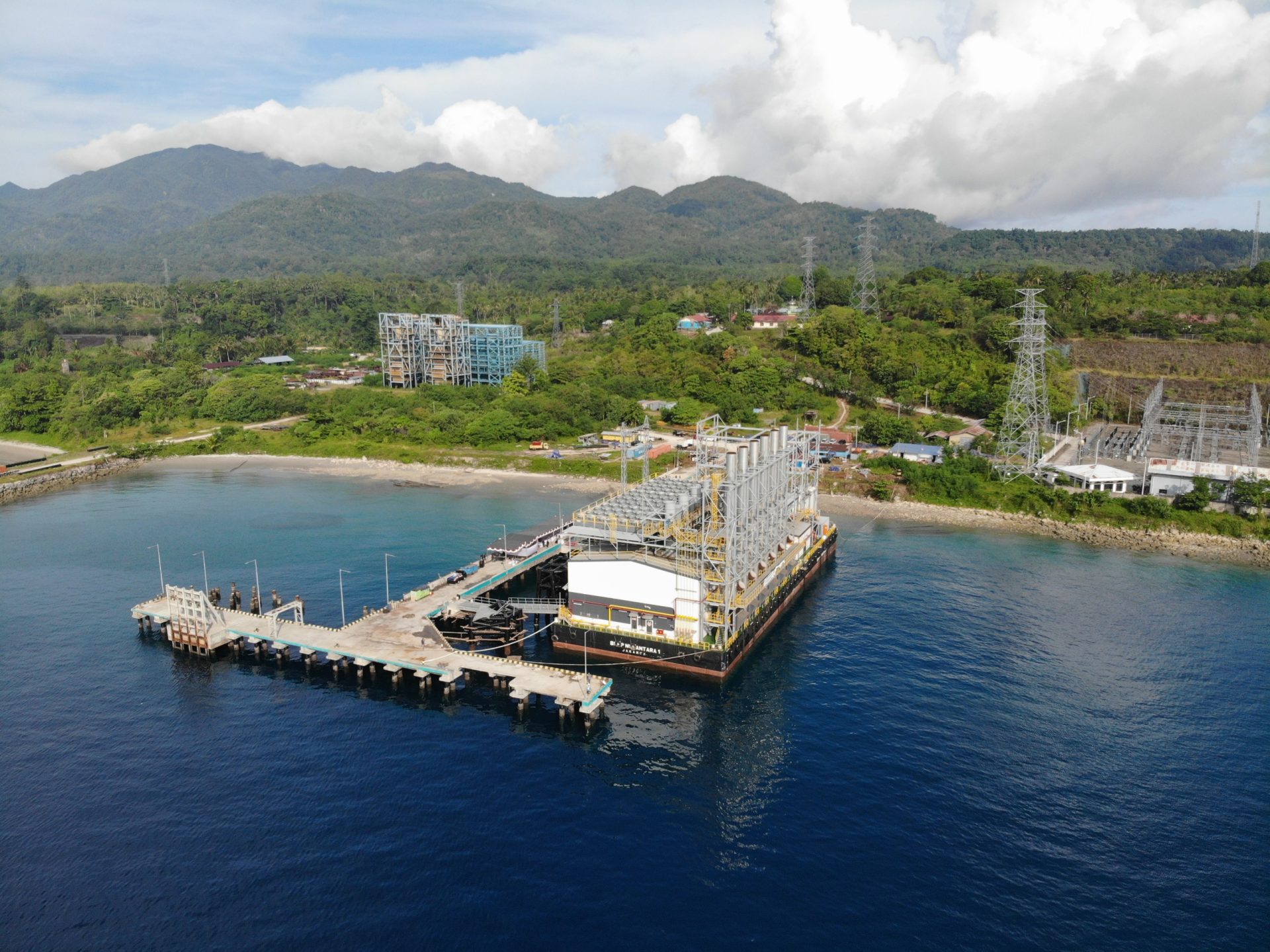 PLN Uses Floating Generator to Support Electricity in Ambon - Dunia Energi