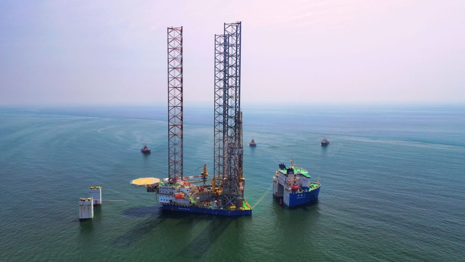 Jackup Rig ‘Emerald Driller’ Pertamina Drilling Siap Beroperasi di Laut Jawa - Dunia Energi