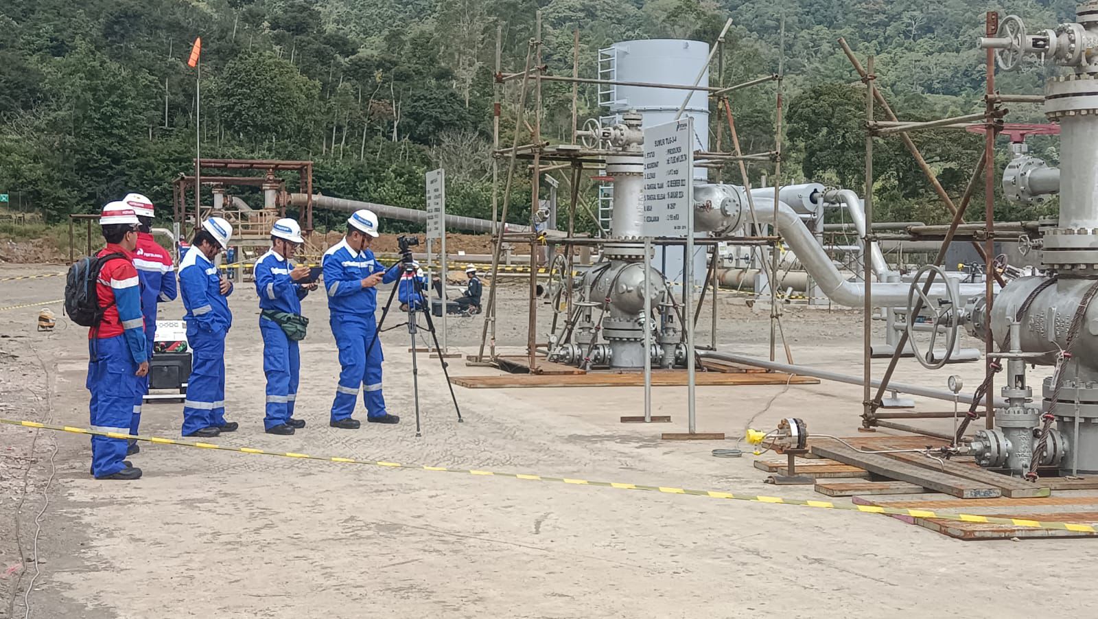 Elnusa Pasang Perangkat Portable Well Test di Karaha - Dunia Energi