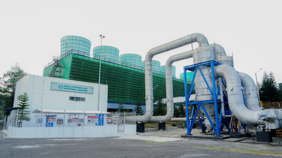 PLN IP - PGE Kerjasama Kembangkan Panas Bumi di Ulebelu dan Lahendong - Dunia Energi